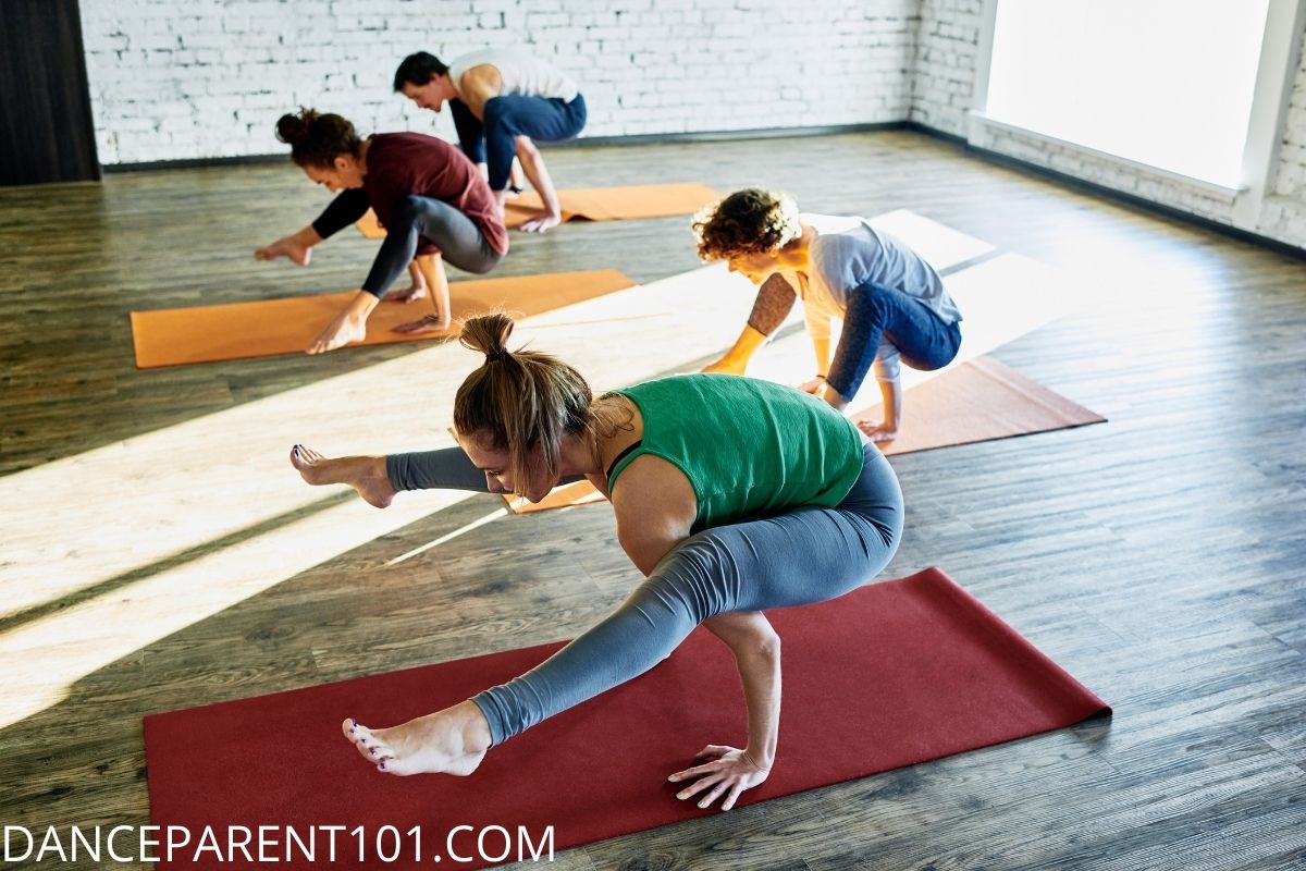 The 4 Main Benefits of Yoga for Dancers – Quick Read